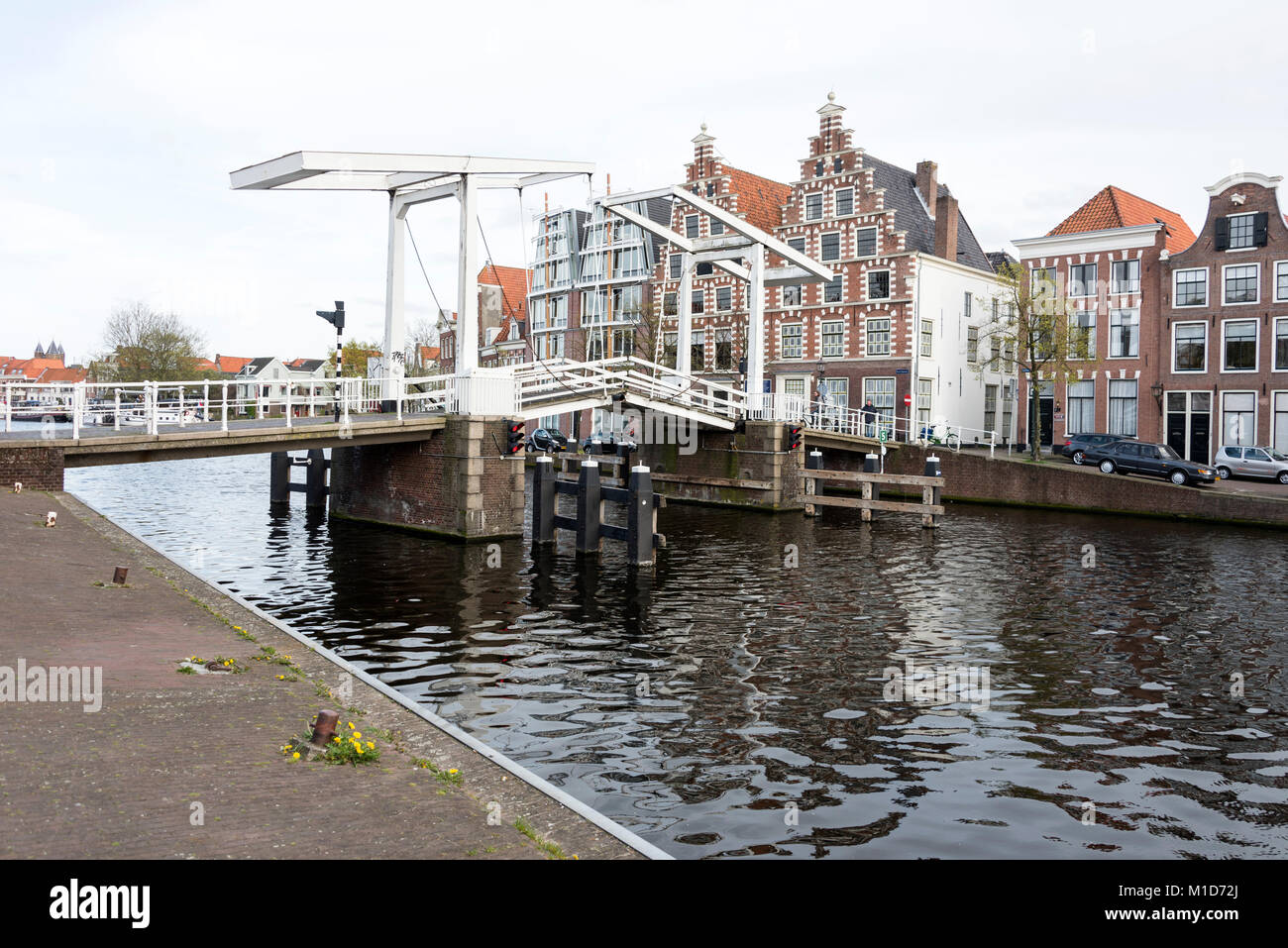 The pedestrian crossing Gravestenenbrug is a double drawbridge over the ...