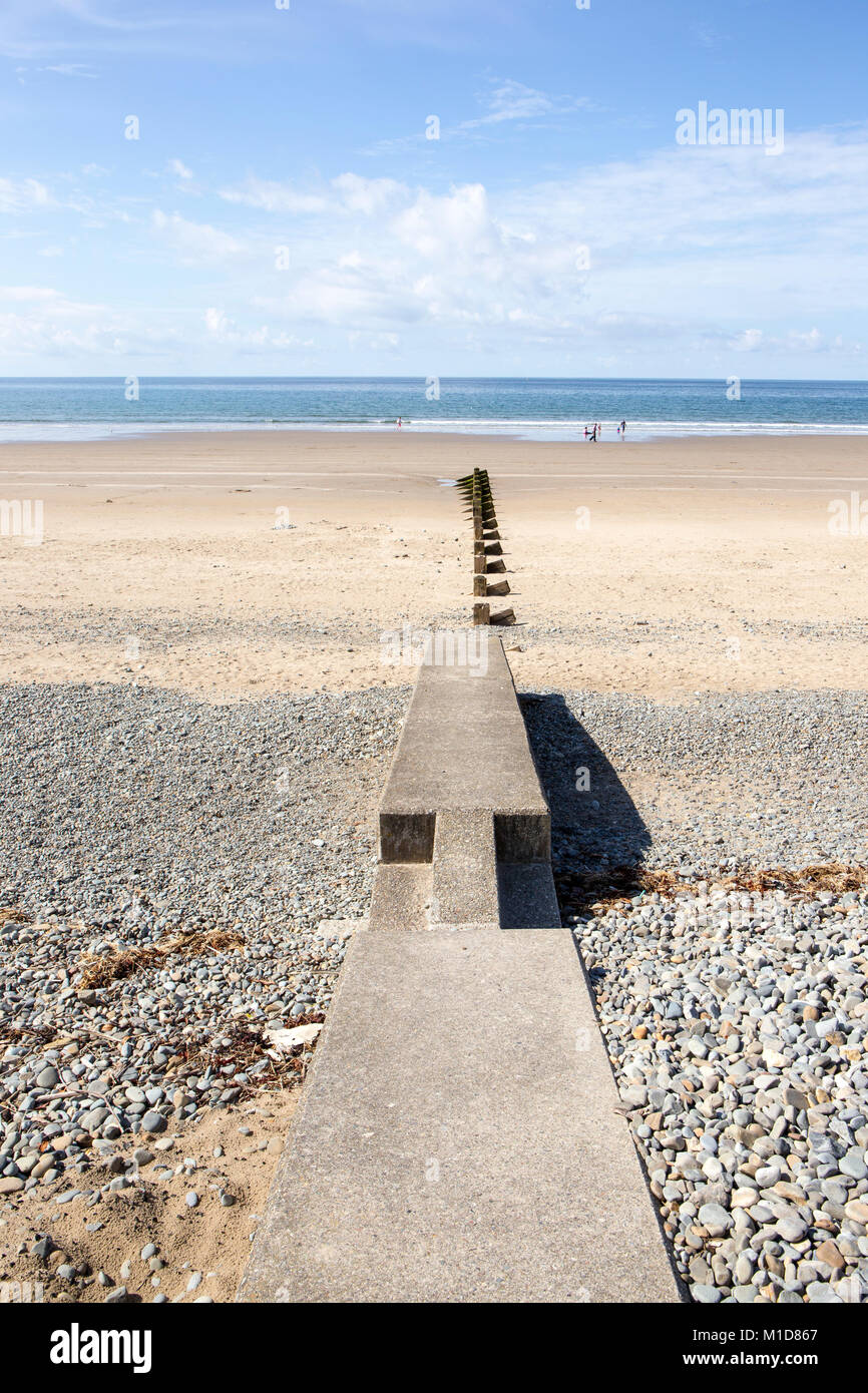 Barmouth gwynedd beach hi-res stock photography and images - Alamy