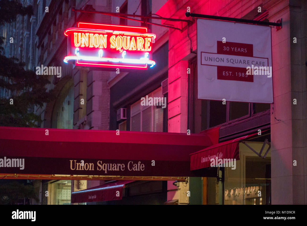 original Union Square NYC Stock Photo - Alamy