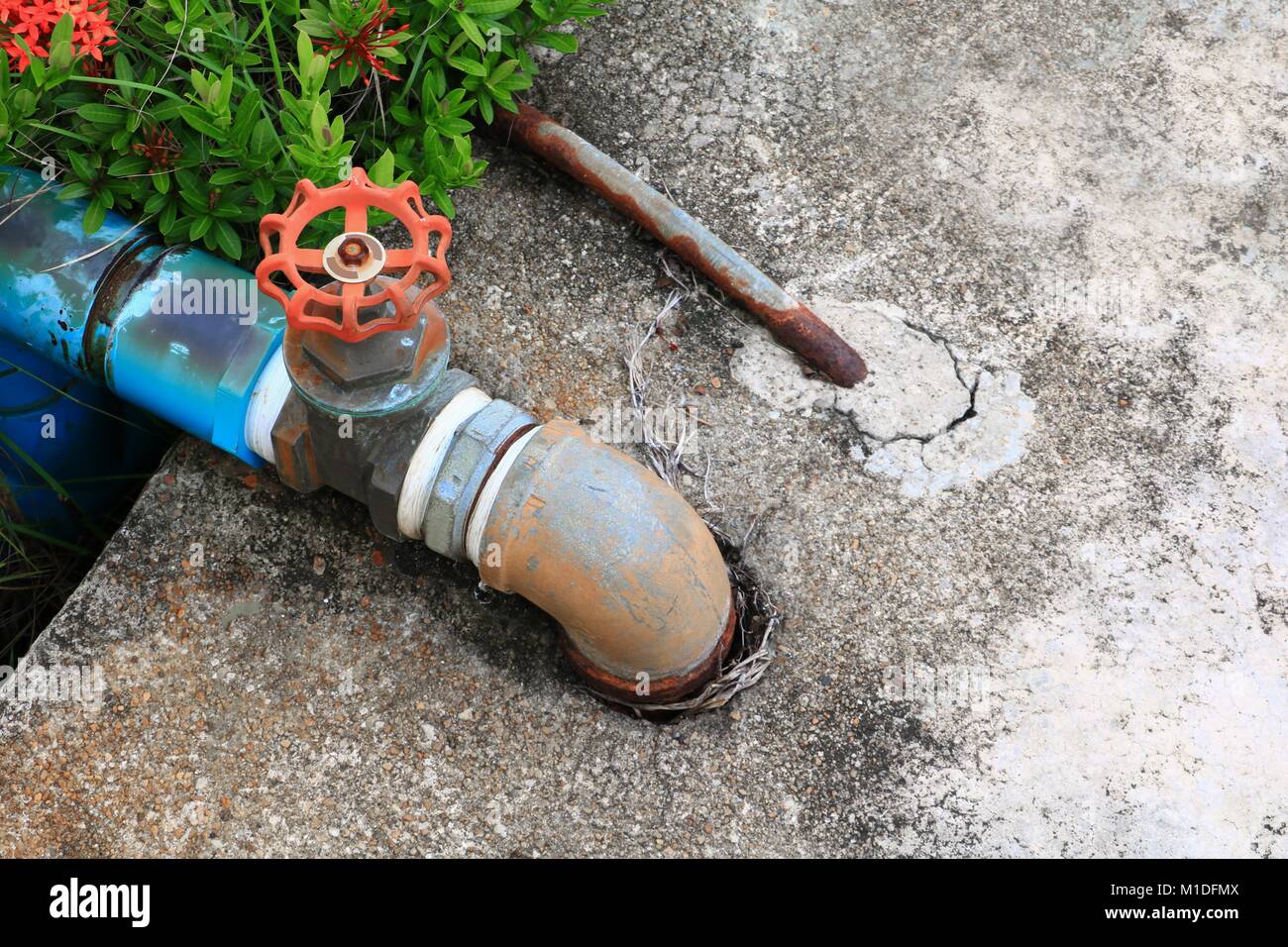 water valve plumbing steel rust old tap pipe with joint Stock Photo - Alamy
