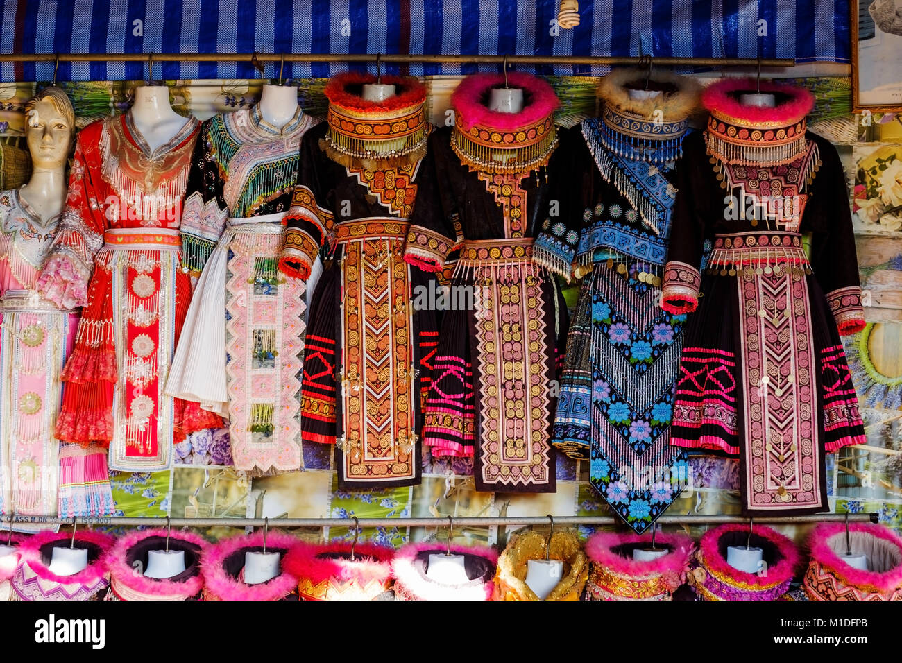 CHIANGMAI,THAILAND - NOVEMBER 05 2017 : Traditional thai tribe costumes ...