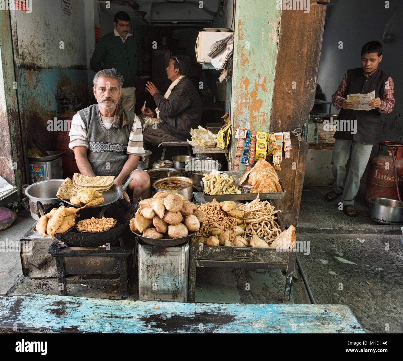 Indian sweets and samosa hi-res stock photography and images - Alamy