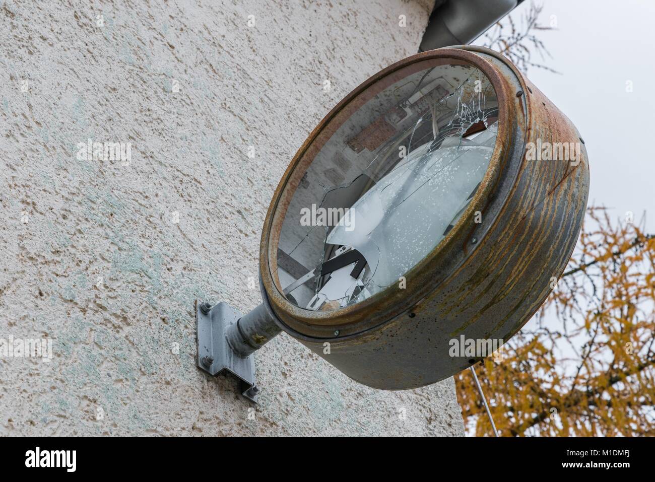 Old rusty clock with broken glass and dial Stock Photo - Alamy