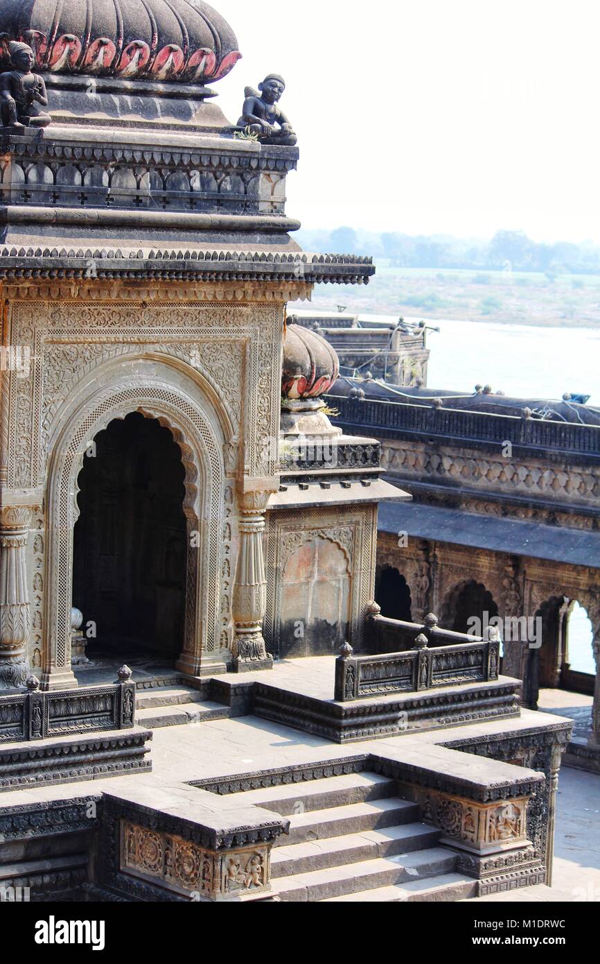 Entrance to Shiv temple in Maheswar Fort Stock Photo - Alamy