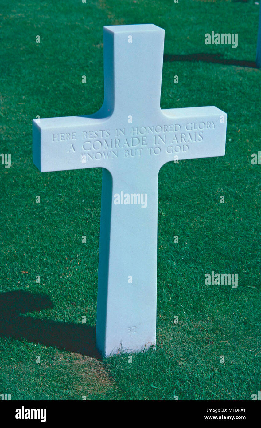 Lone cross,American Cemetery,Colleville-sur-Mer,Normandy Stock Photo ...