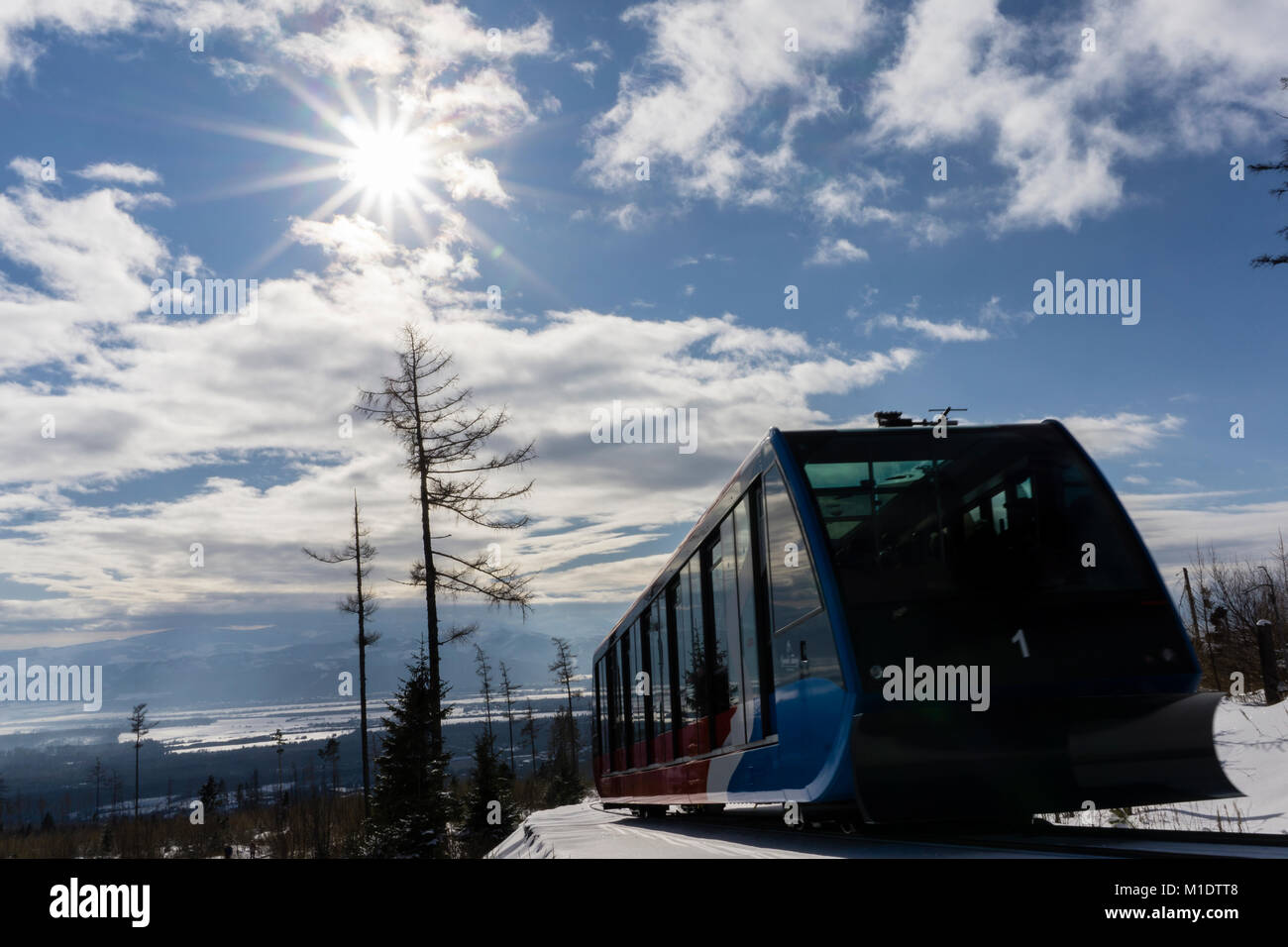 Cable car in tatra mountains hi-res stock photography and images - Alamy