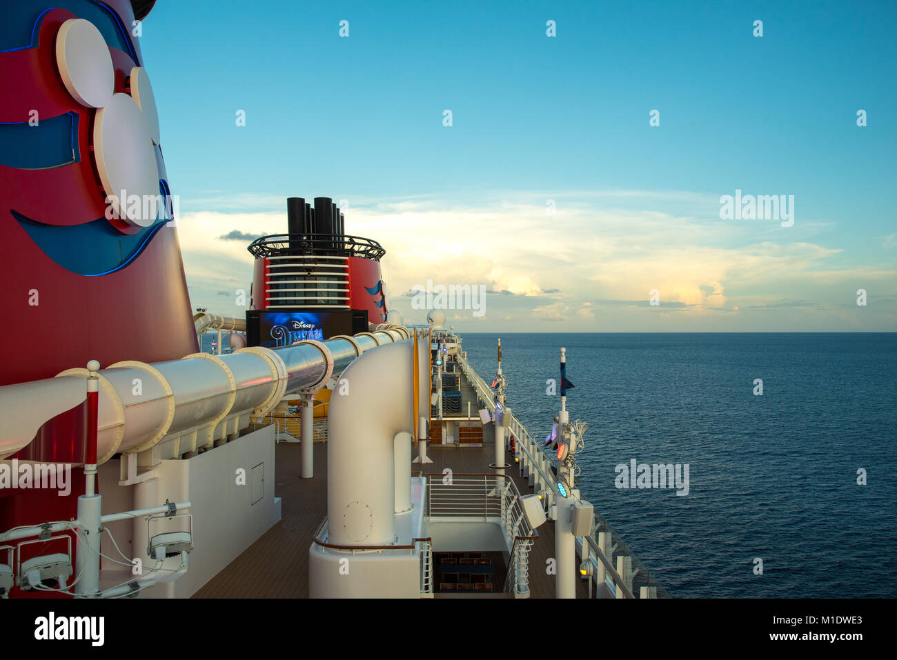 Disney symbol hi-res stock photography and images - Alamy