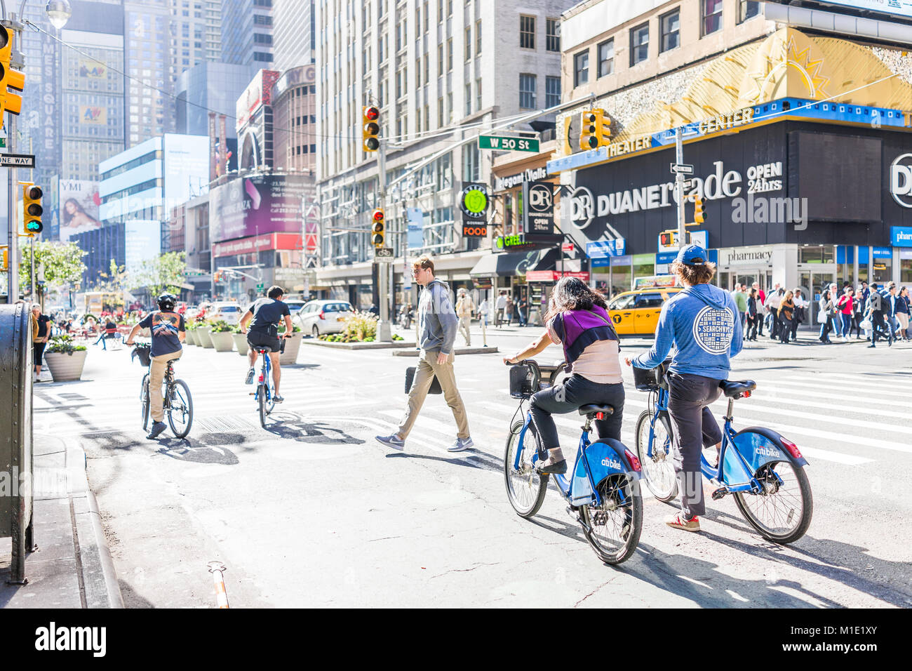 Duane Reade Street High Resolution Stock Photography and Images - Alamy