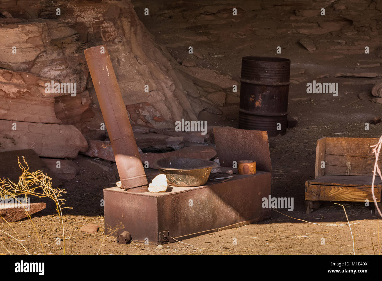 Cowboy camp hi-res stock photography and images - Alamy
