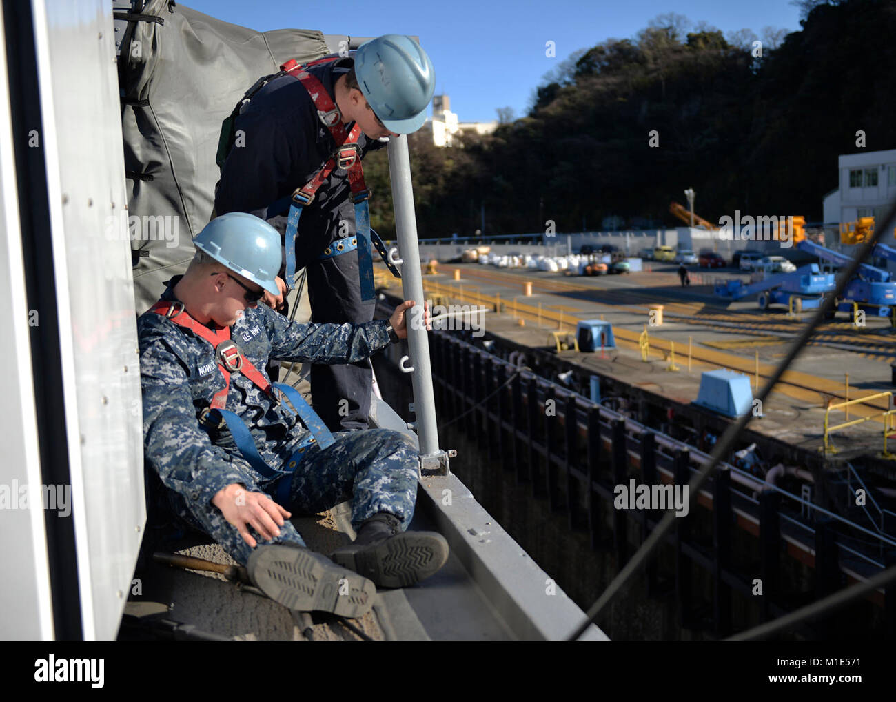 Military communications repair hi-res stock photography and images - Alamy