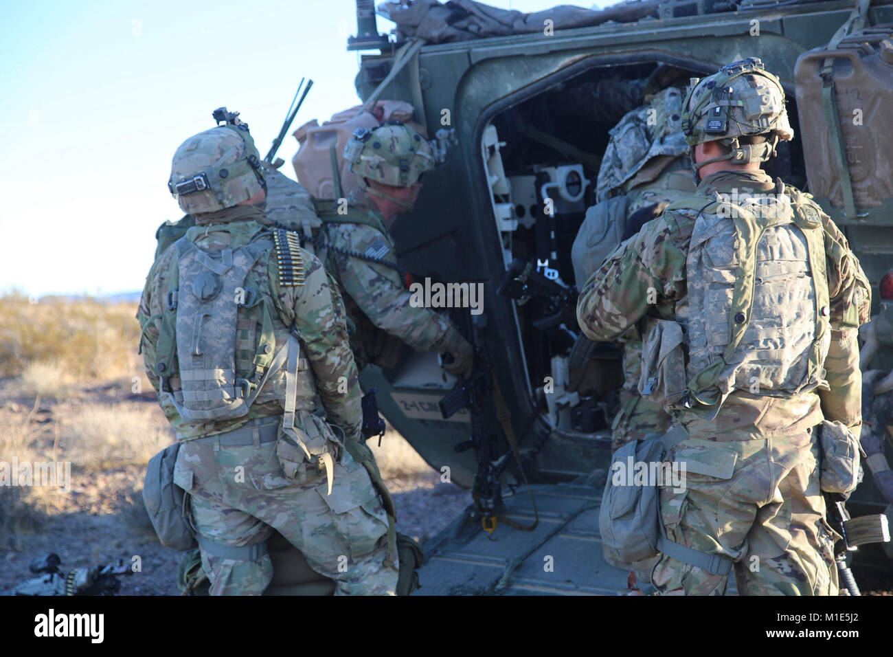 U.S. Army Soldiers assigned to 1st Brigade Combat Team, 4th Infantry ...
