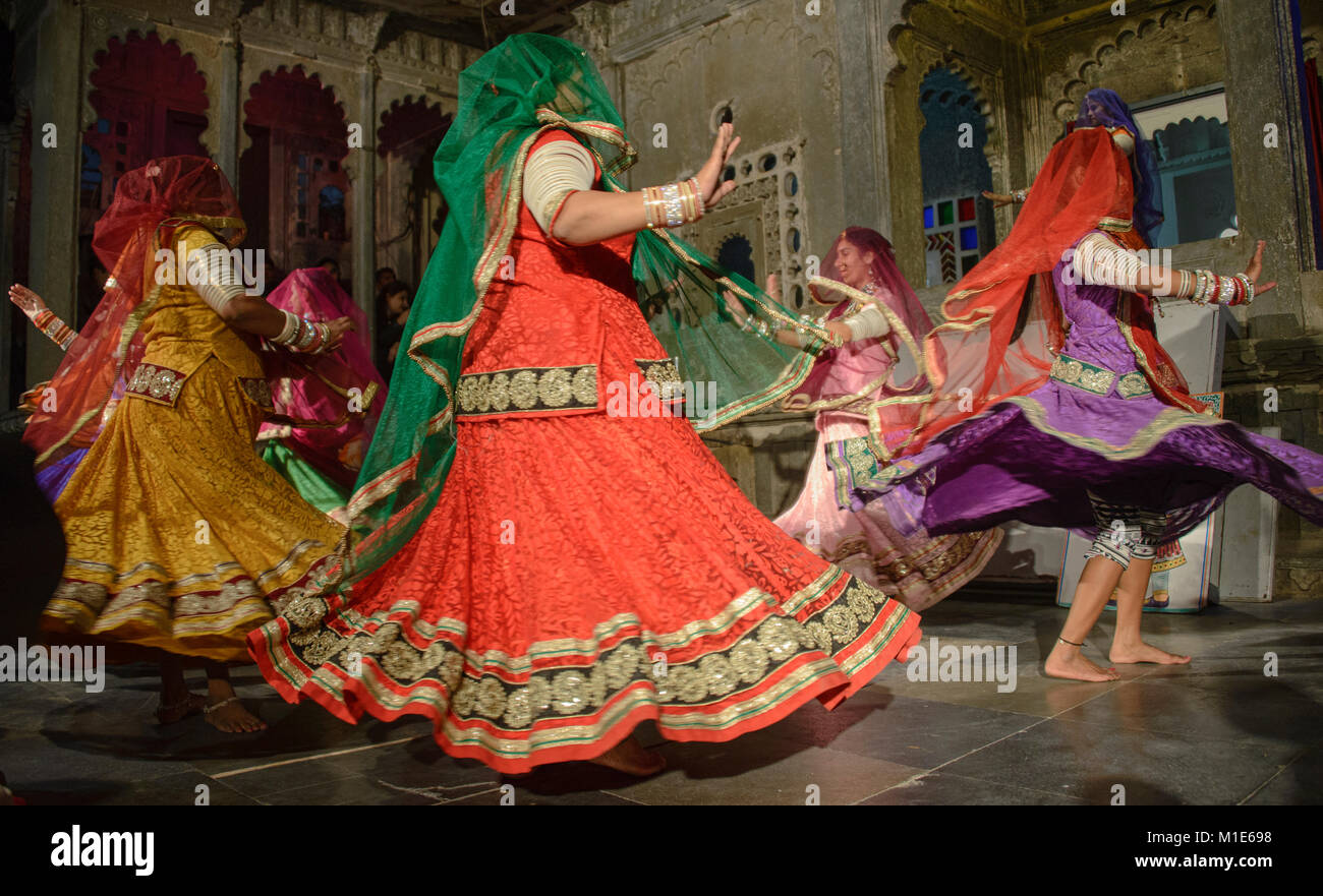 Ghoomar dance hi-res stock photography and images - Alamy