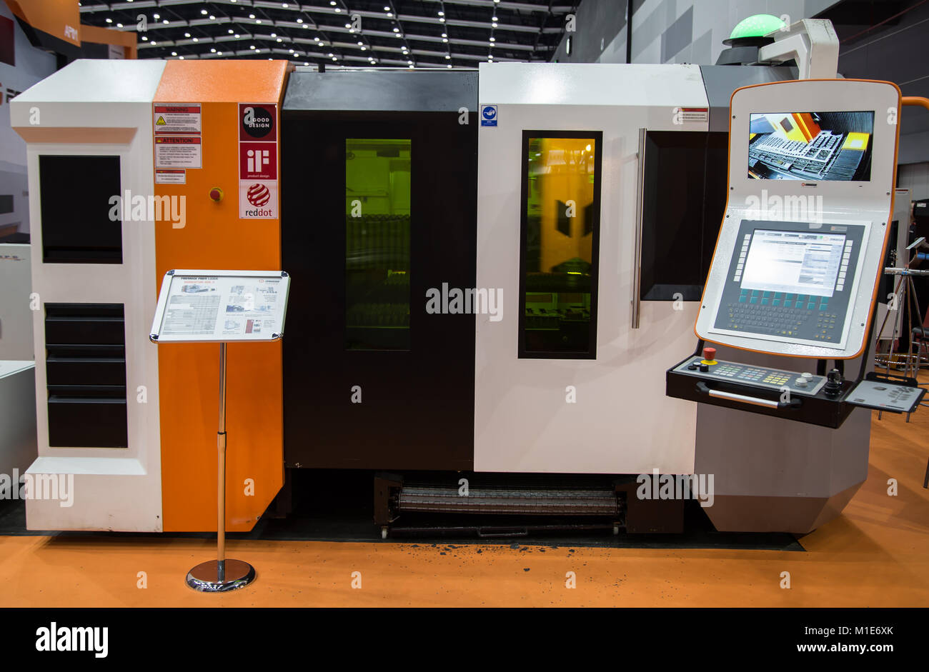 Factory process show hi-res stock photography and images - Alamy