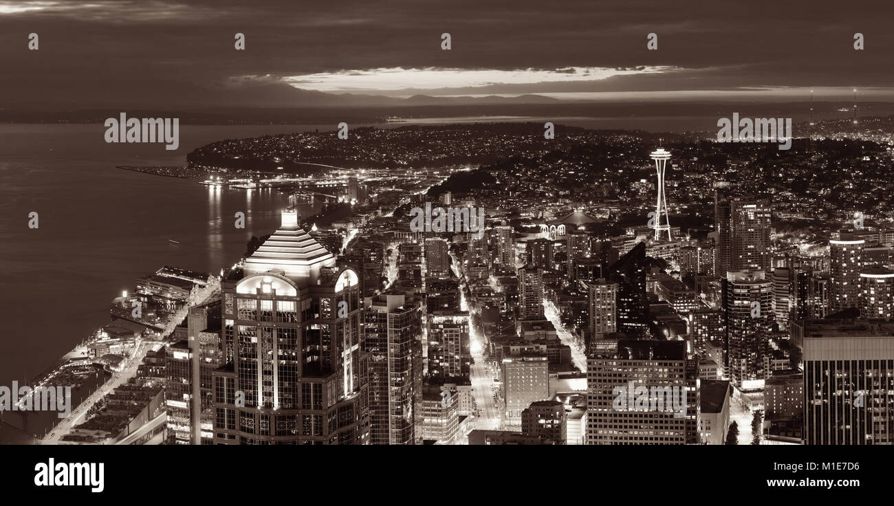Seattle rooftop panorama view with urban architecture at night Stock ...