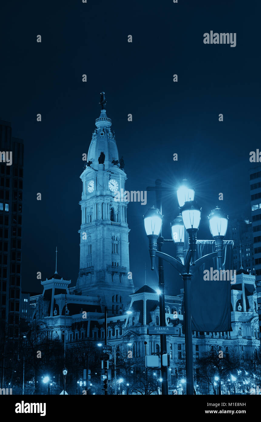 Philadelphia urban city street hi-res stock photography and images - Alamy