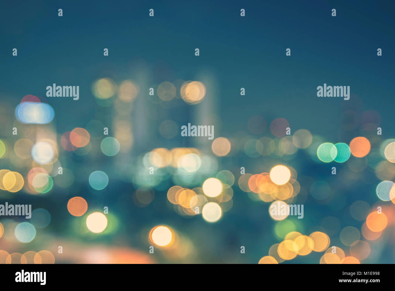 Night city bokeh lights hi-res stock photography and images - Alamy