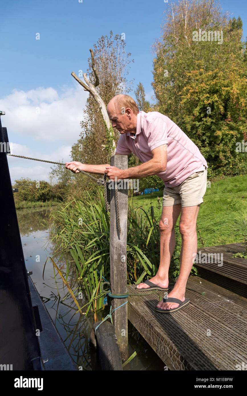 Mooring rope hi-res stock photography and images - Alamy