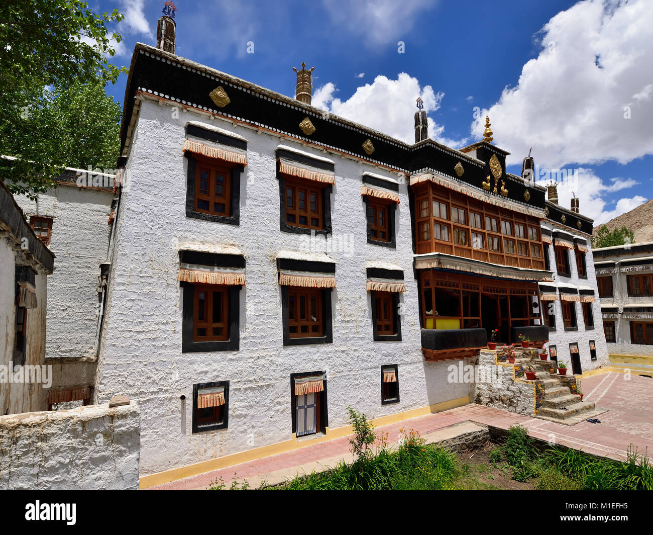 Buddhist monastic architecture hi-res stock photography and images - Alamy