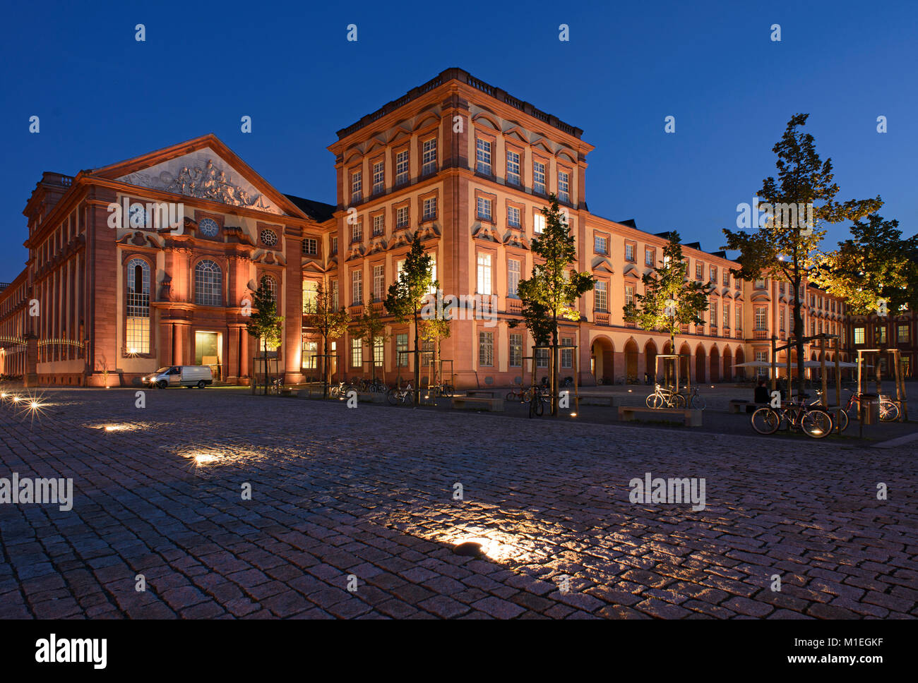 Mannheim palace hi-res stock photography and images - Alamy