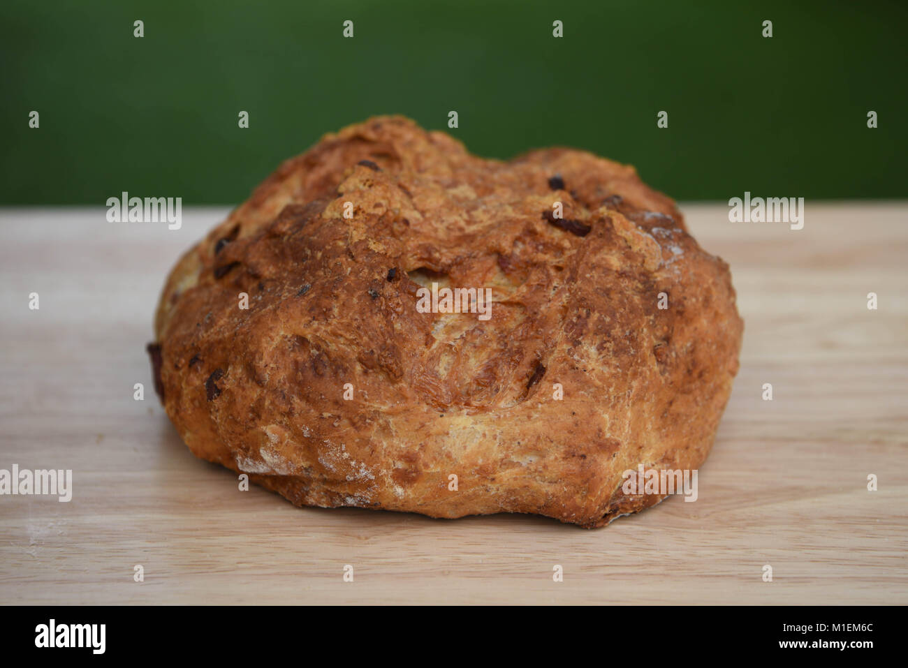 Artisan bread board hi-res stock photography and images - Alamy