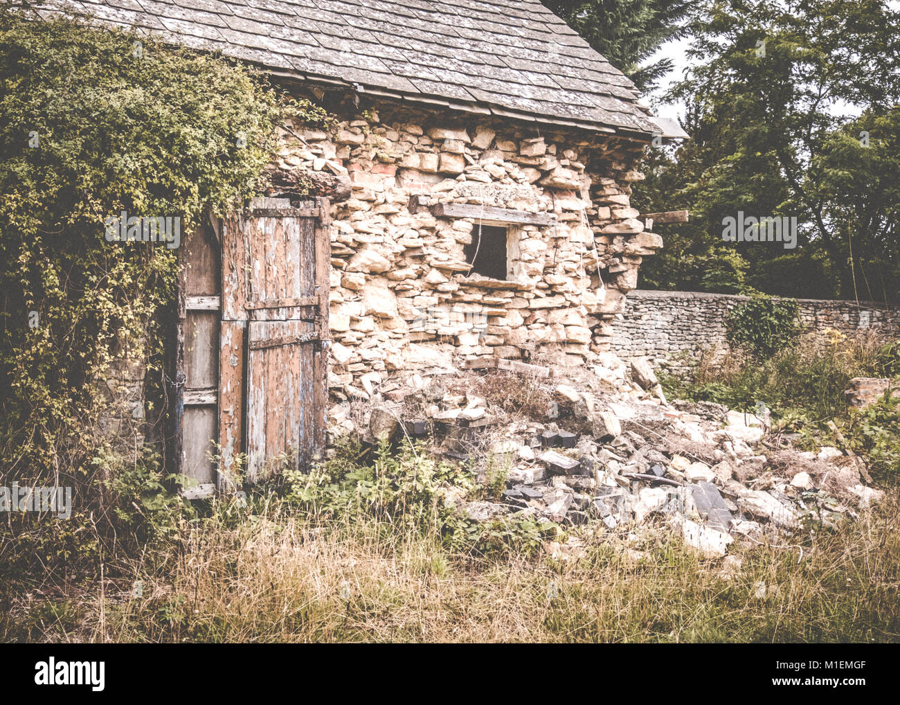 A derelict barn in Shipton-on-Cherwell in black and white. July 2017 ...