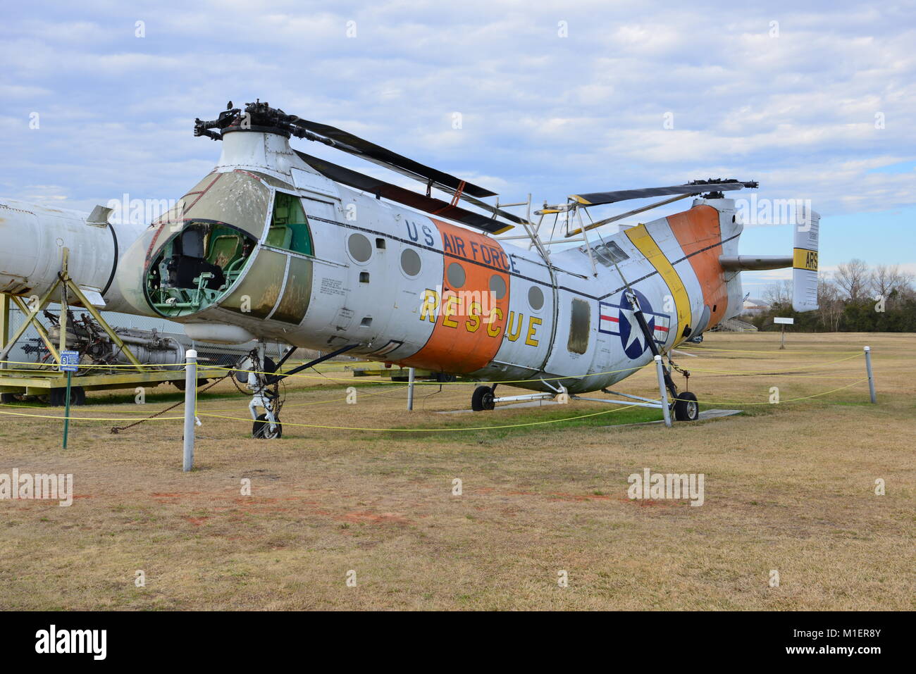 H 21 helicopter vietnam hi-res stock photography and images - Alamy