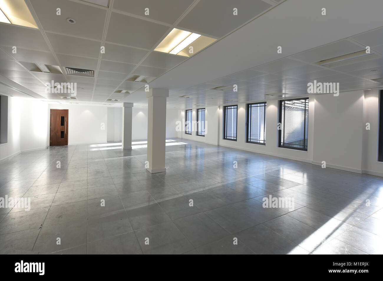 Empty office space Stock Photo - Alamy