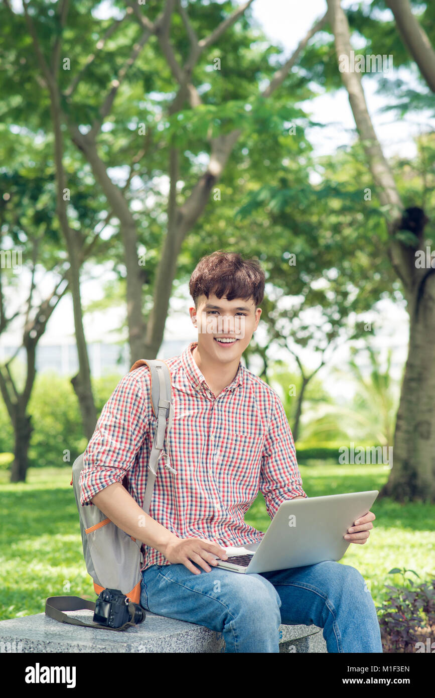 Asian student using hi-res stock photography and images - Alamy