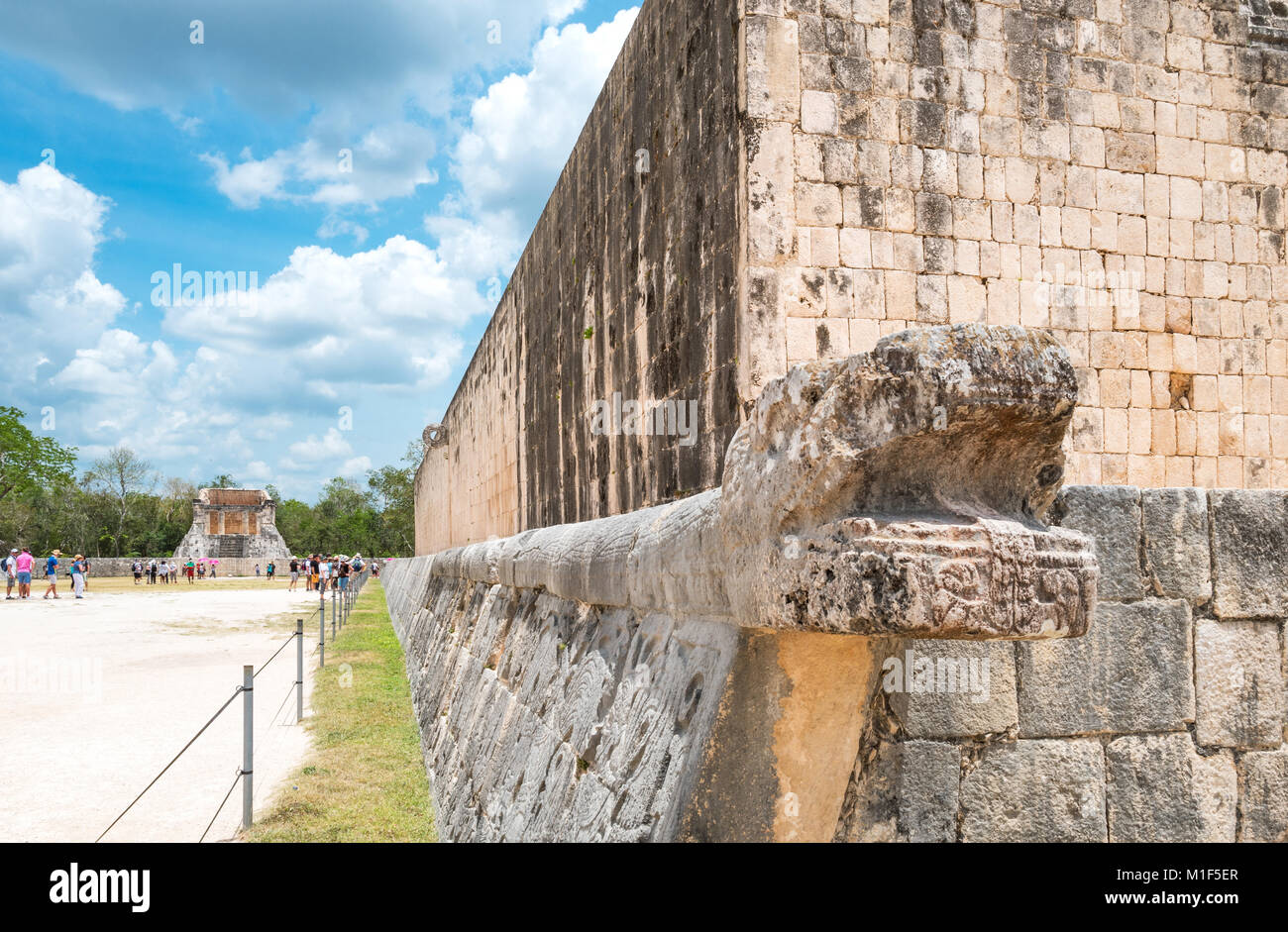 Juego de pelota chichen itza hi-res stock photography and images - Alamy