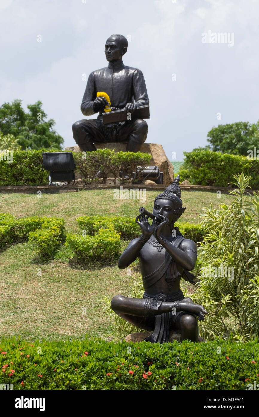 Rayong, THAILAND - AUGUST 11,2016 : The statue of Phra Aphai Mani and ...