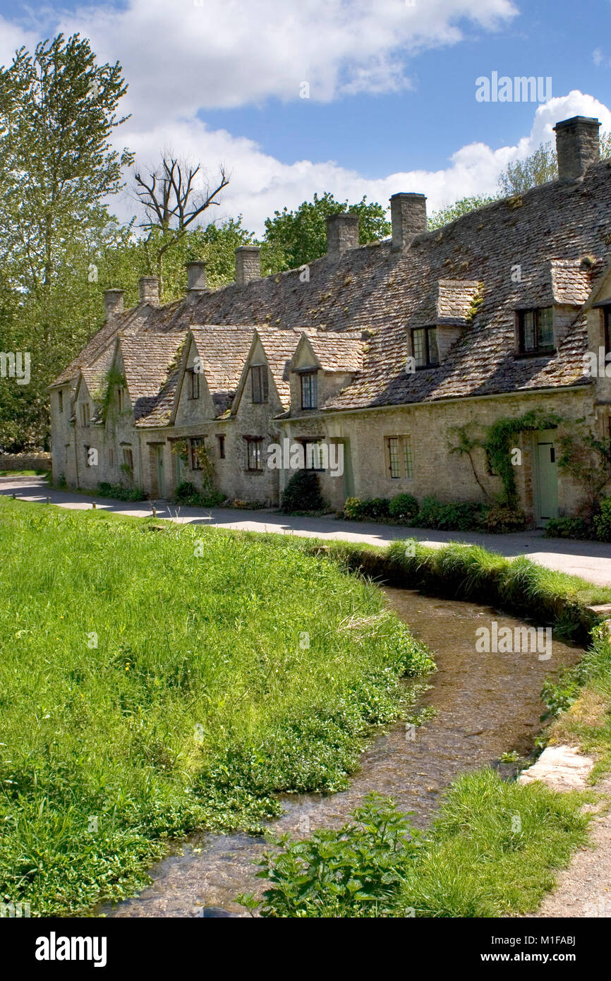 Weavers cottages hi-res stock photography and images - Alamy