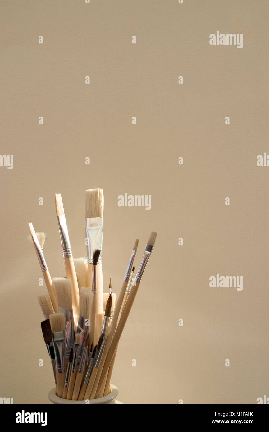 Paint brushes in pot hi-res stock photography and images - Alamy