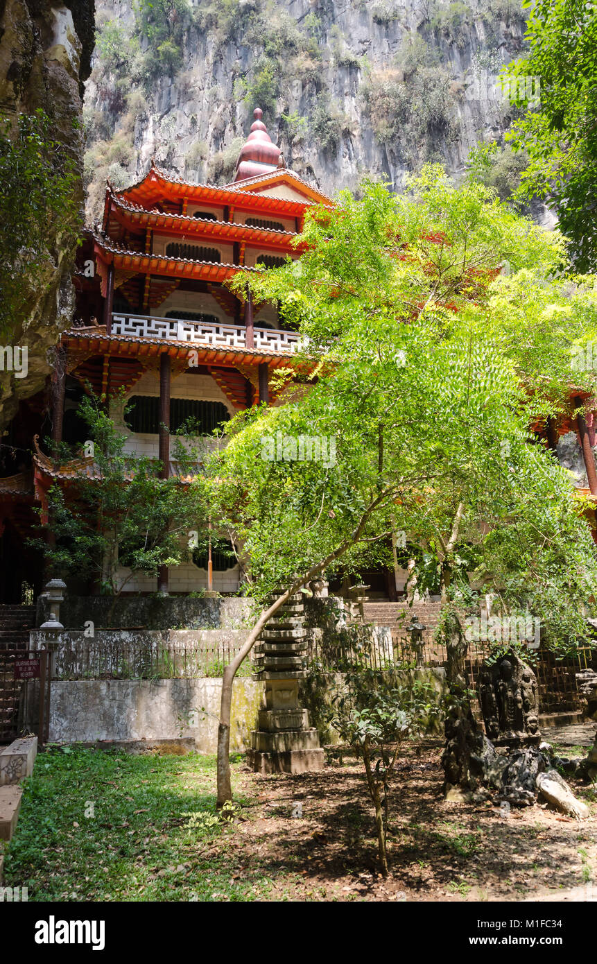 Abundant Temple in Sam Poh Tong, Ipoh - Sam Poh Tong is a famous cave ...