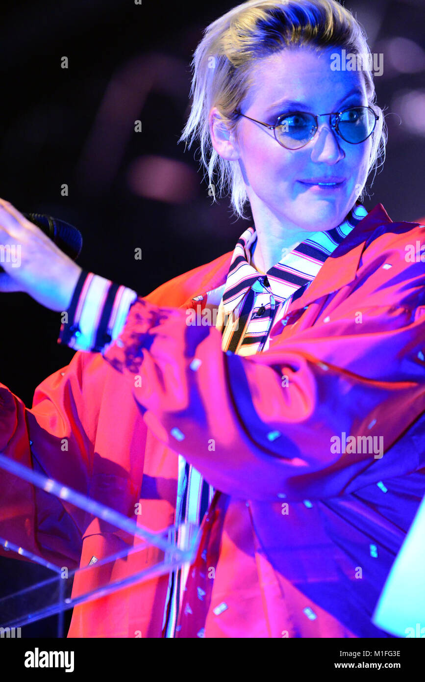 Jan mitchell artist hi-res stock photography and images - Alamy