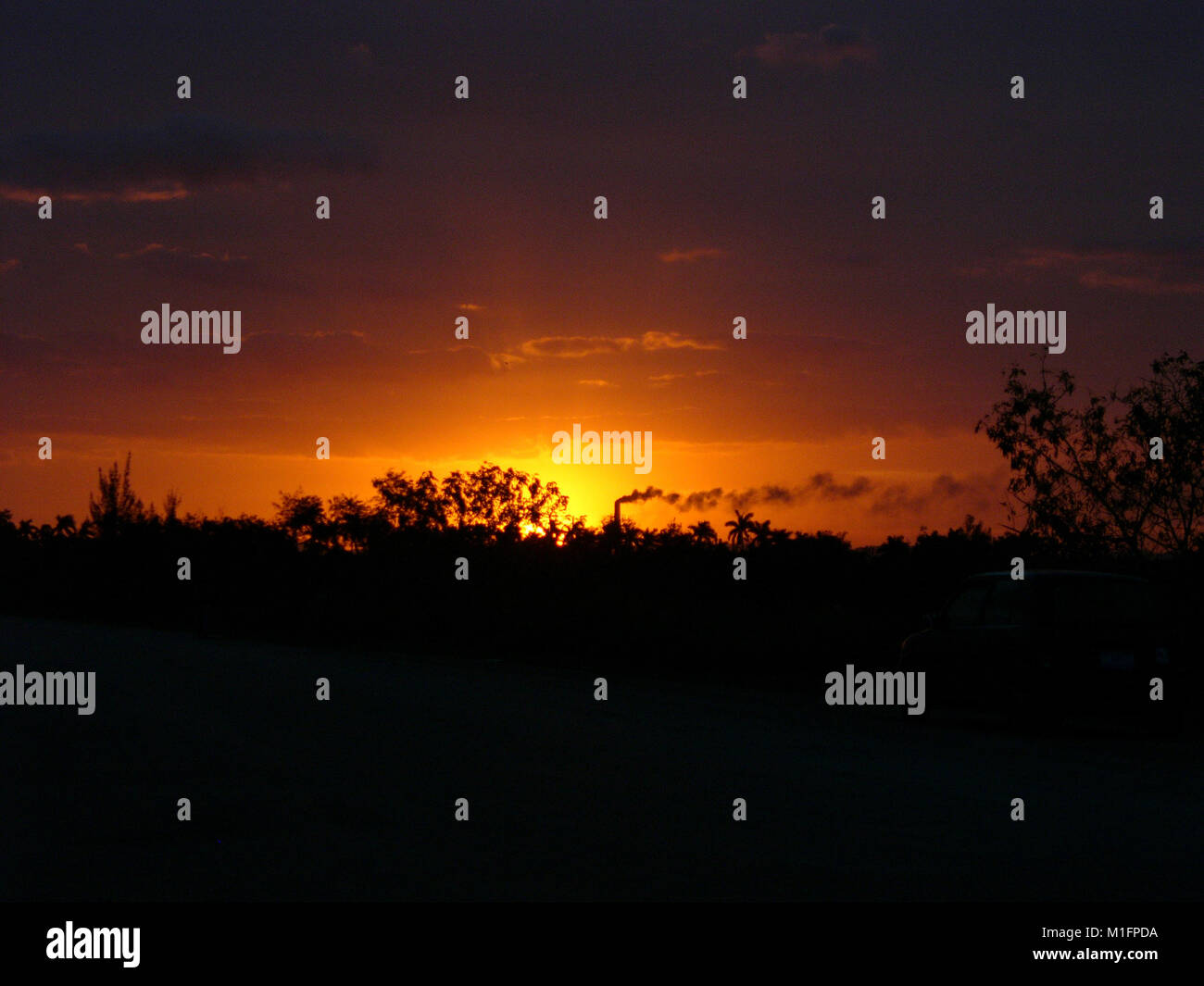Cuba russia smoke hi-res stock photography and images - Alamy