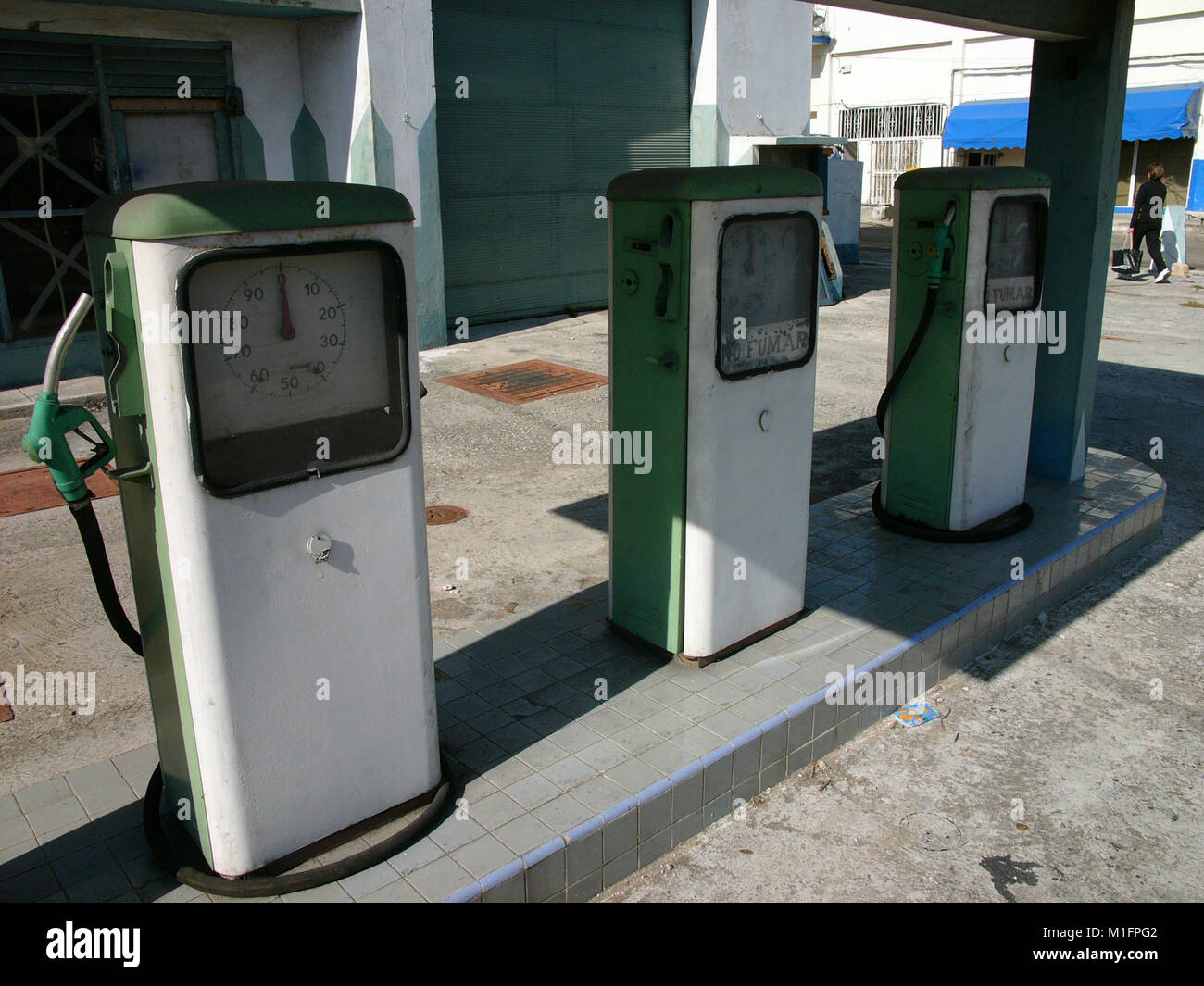 Mar 28, 2006 - Havana, CUBA - Pointing to the totally automated ...