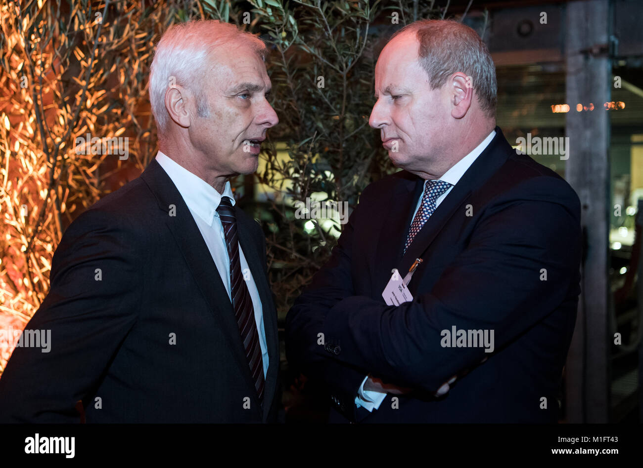 Berlin, Germany. 30th Jan, 2018. Matthias Mueller (l), CEO of the ...