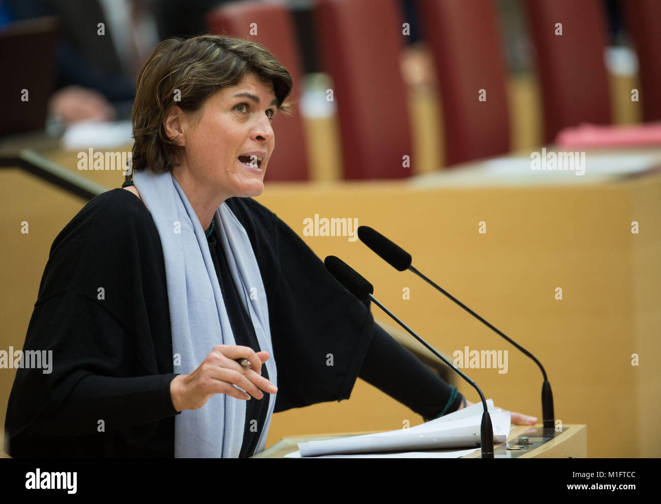 Claudia Stamm (unaffiliated) speaking at the 122nd meeting of the ...