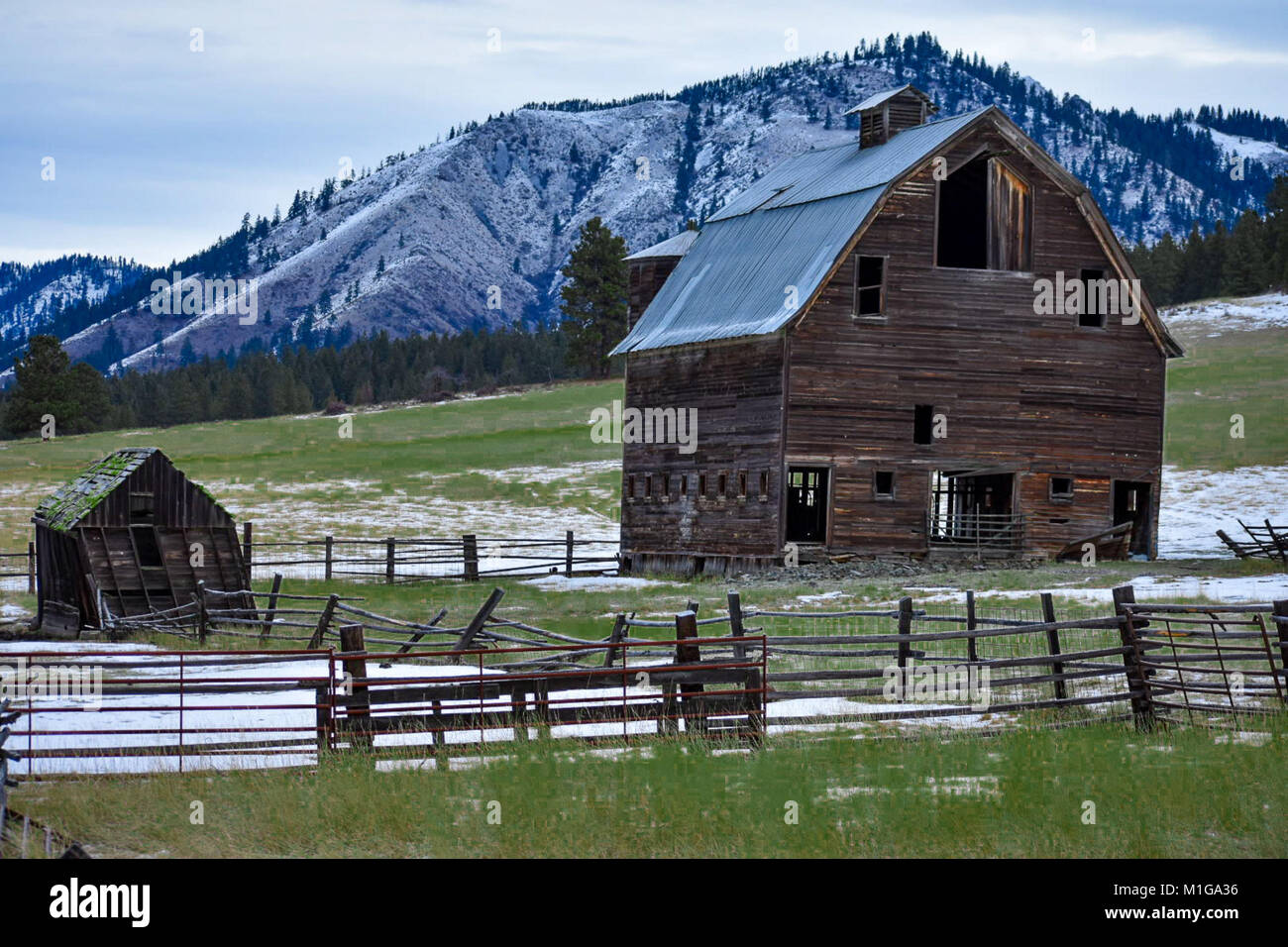 old barn still standing Stock Photo - Alamy