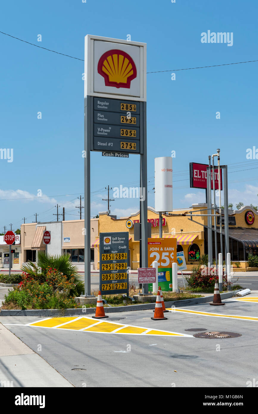 'shell Garage' Petrol High Resolution Stock Photography and Images - Alamy
