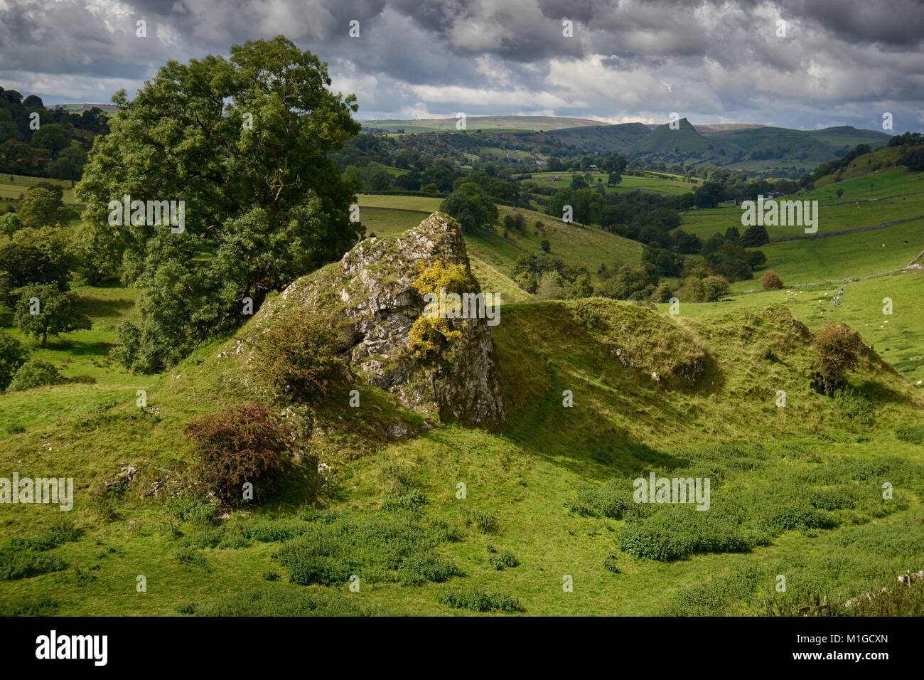 River hamps peak district hi-res stock photography and images - Alamy