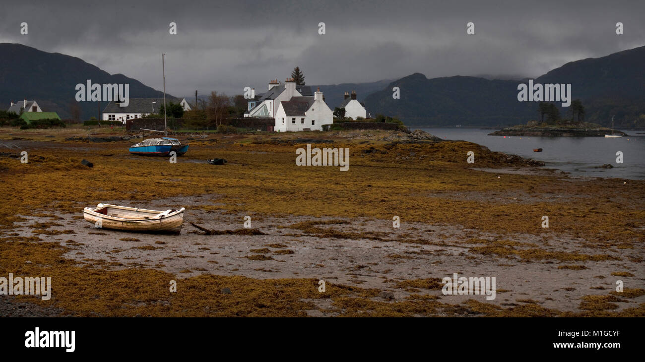 Plockton beach hi-res stock photography and images - Alamy
