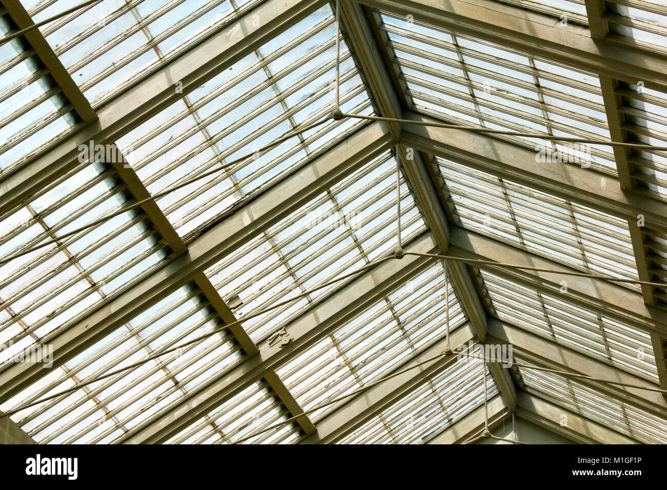 Old glass roof hi-res stock photography and images - Alamy
