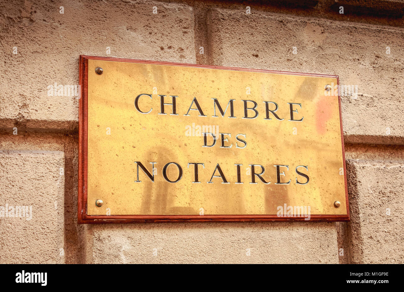 Sign contract chamber hi-res stock photography and images - Alamy