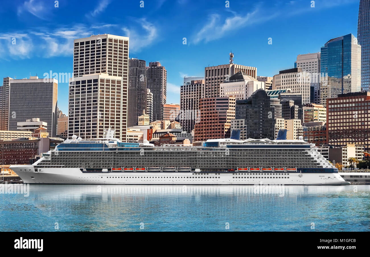 Cruise Ship in city Stock Photo - Alamy