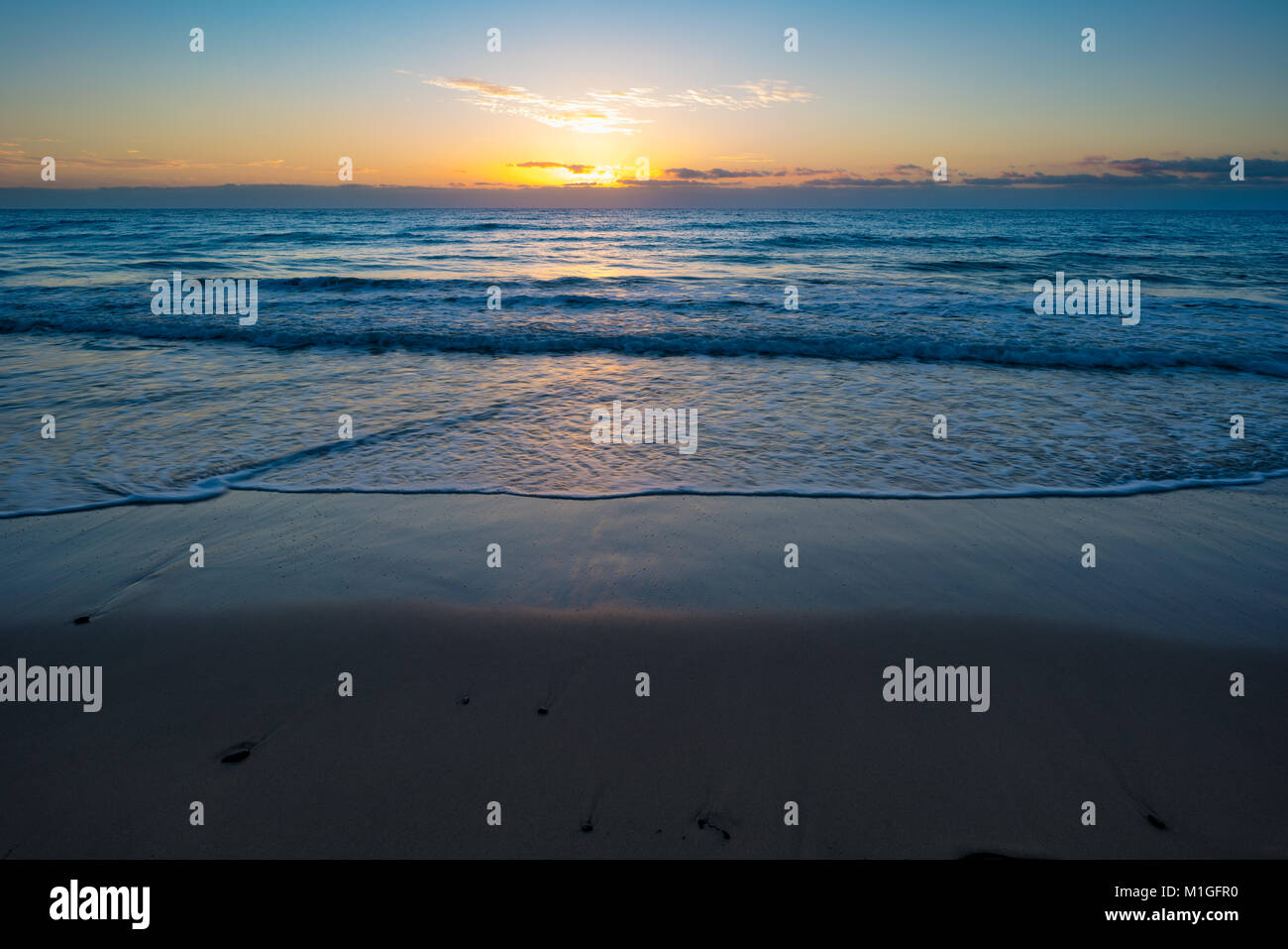 Sunshine calm water surf hi-res stock photography and images - Alamy