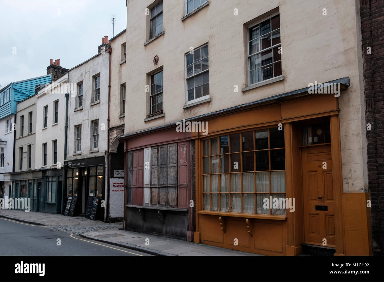 Dickensian london street hi-res stock photography and images - Alamy