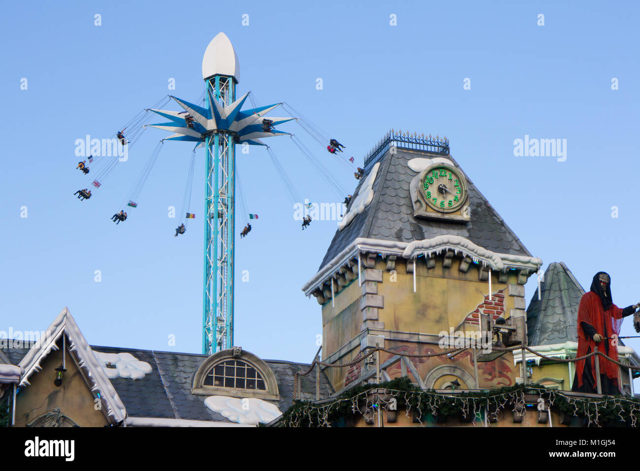 Funfair ride twister hi-res stock photography and images - Alamy