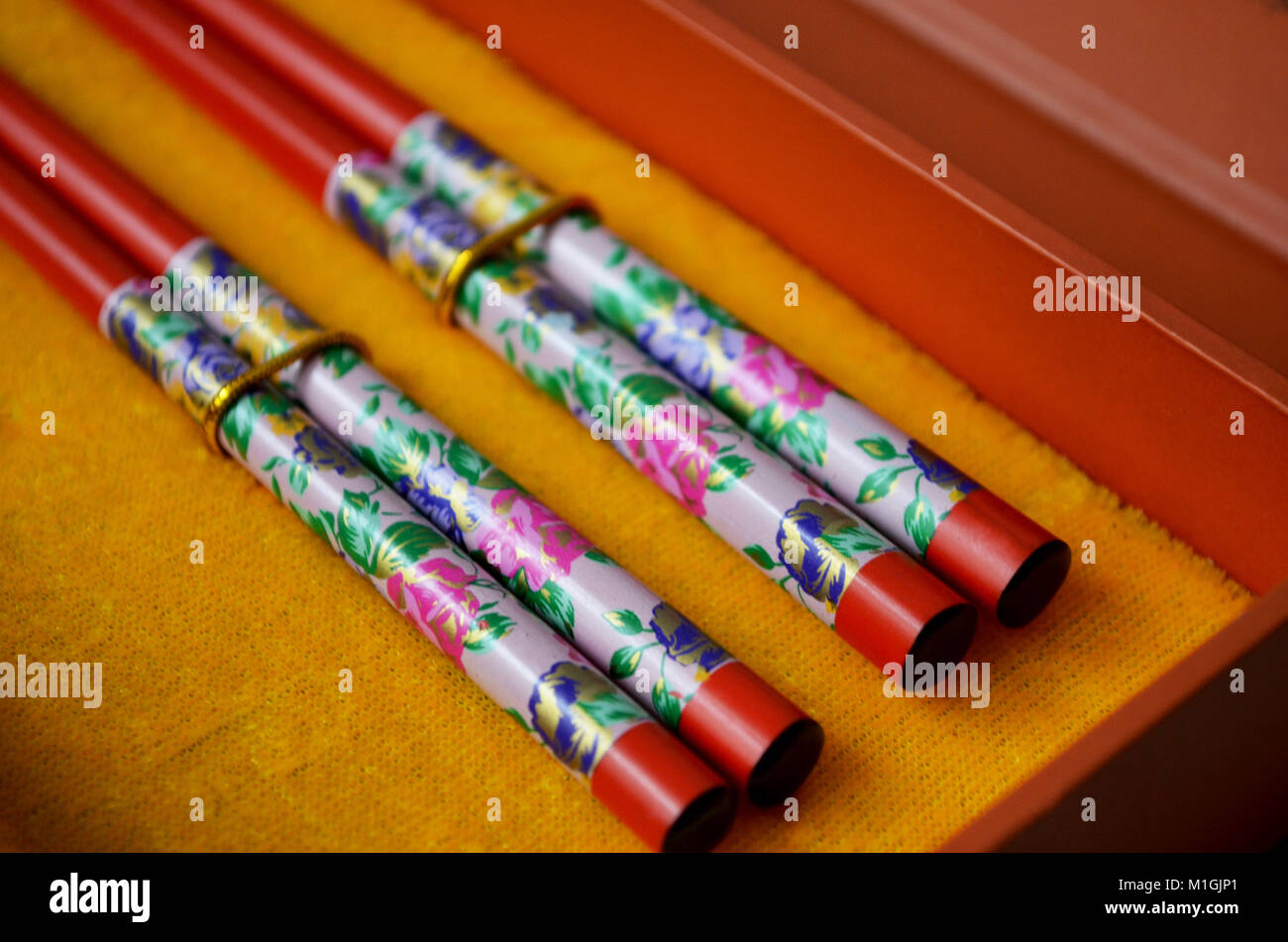 Chop sticks hi-res stock photography and images - Alamy