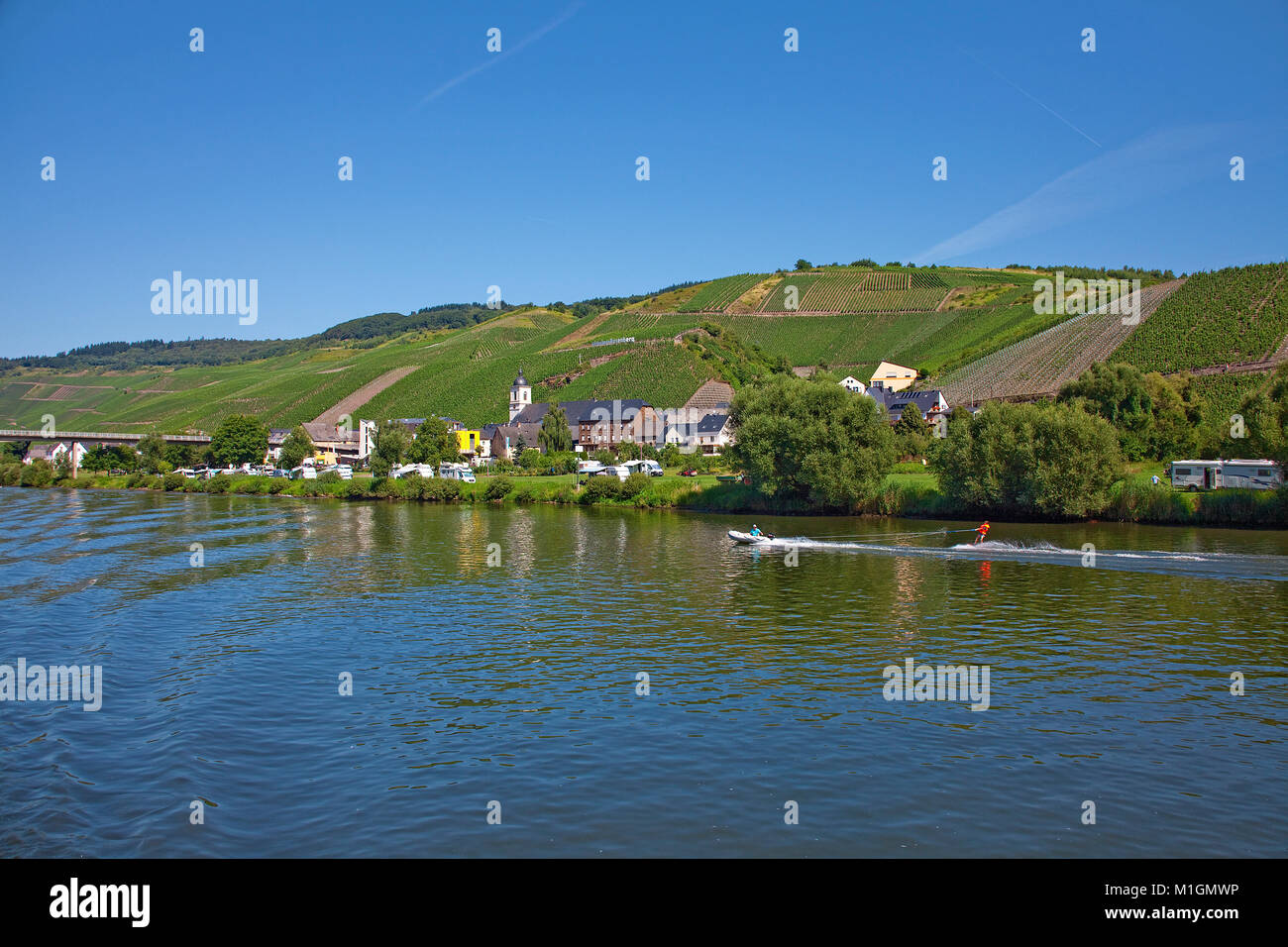 Wasserski hi-res stock photography and images - Alamy